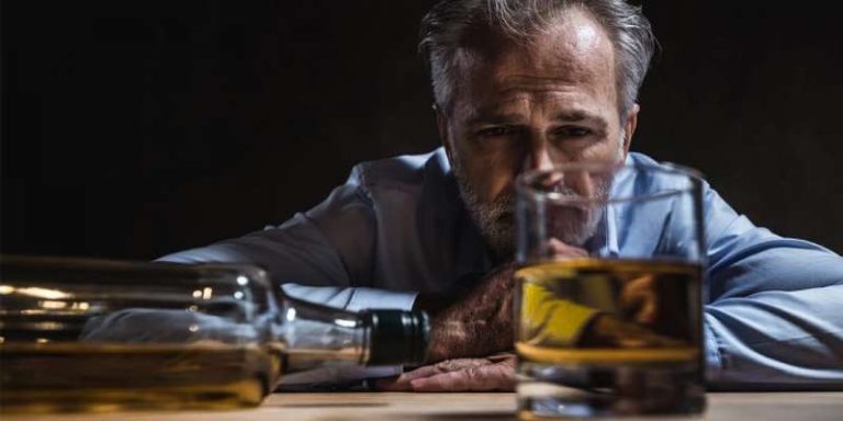 Como ajudar um alcoólatra que recaiu? Clínica Recuperando Vida